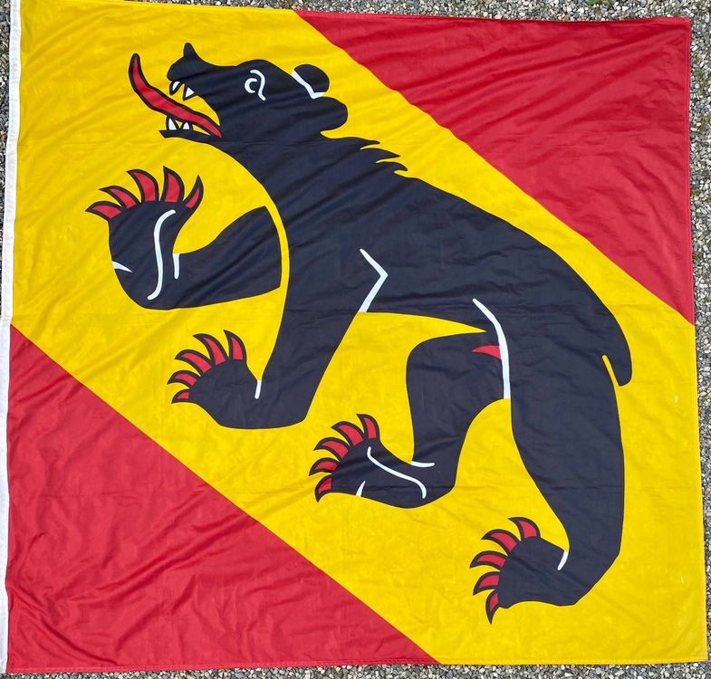 Grosse Berner Fahne Flagge (Gebraucht) in Reigoldswil für CHF 30 – mit ...