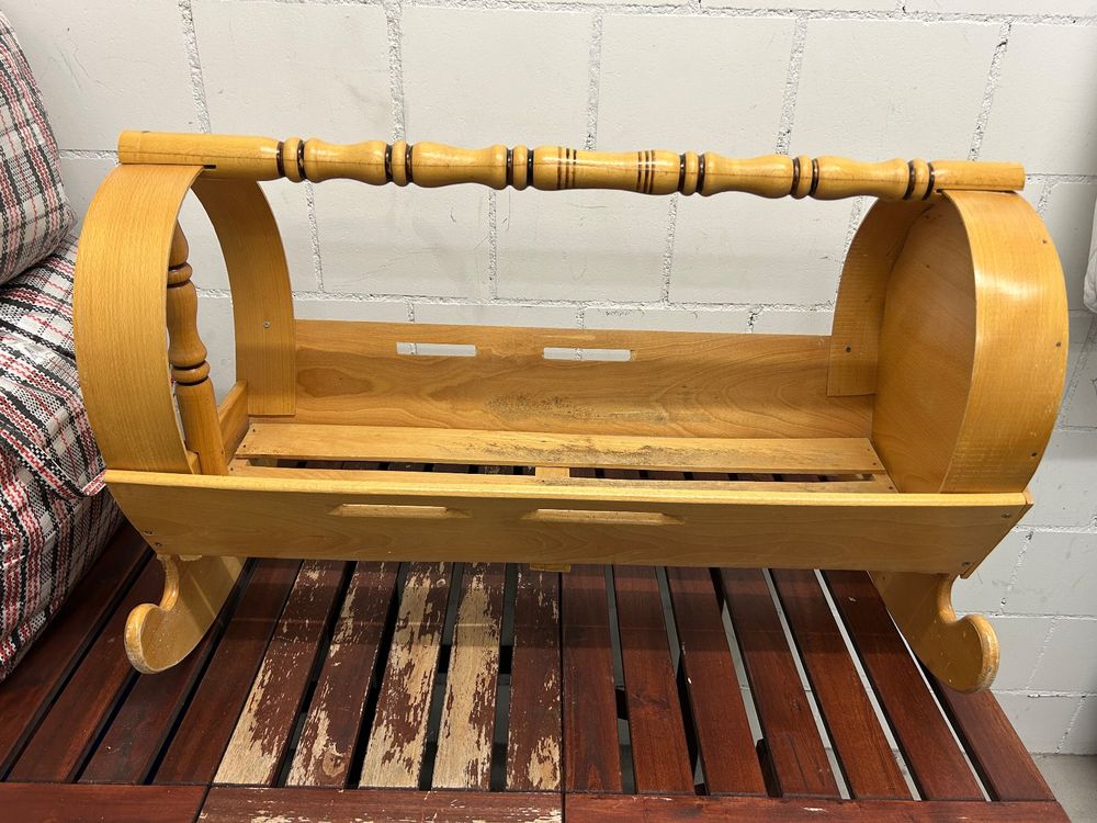 Holz wiege (Gebraucht) in Uster für CHF 60 – nur Abholung auf Ricardo ...