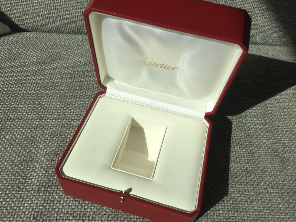 Boîte de montre Cartier rouge (Gebraucht) in Concise für CHF 60 – mit ...