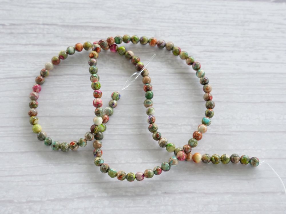 Ein Strang mit 4 mm Jaspis (Neu und originalverpackt) in Knutwil für ...