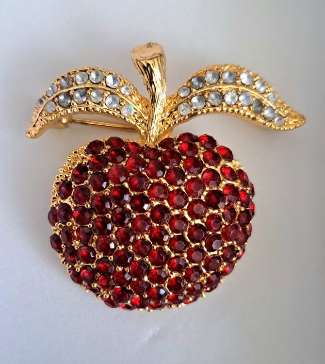 Broche vintage années 80s pomme rouge foncée (D'occasion) à Hauterive ...