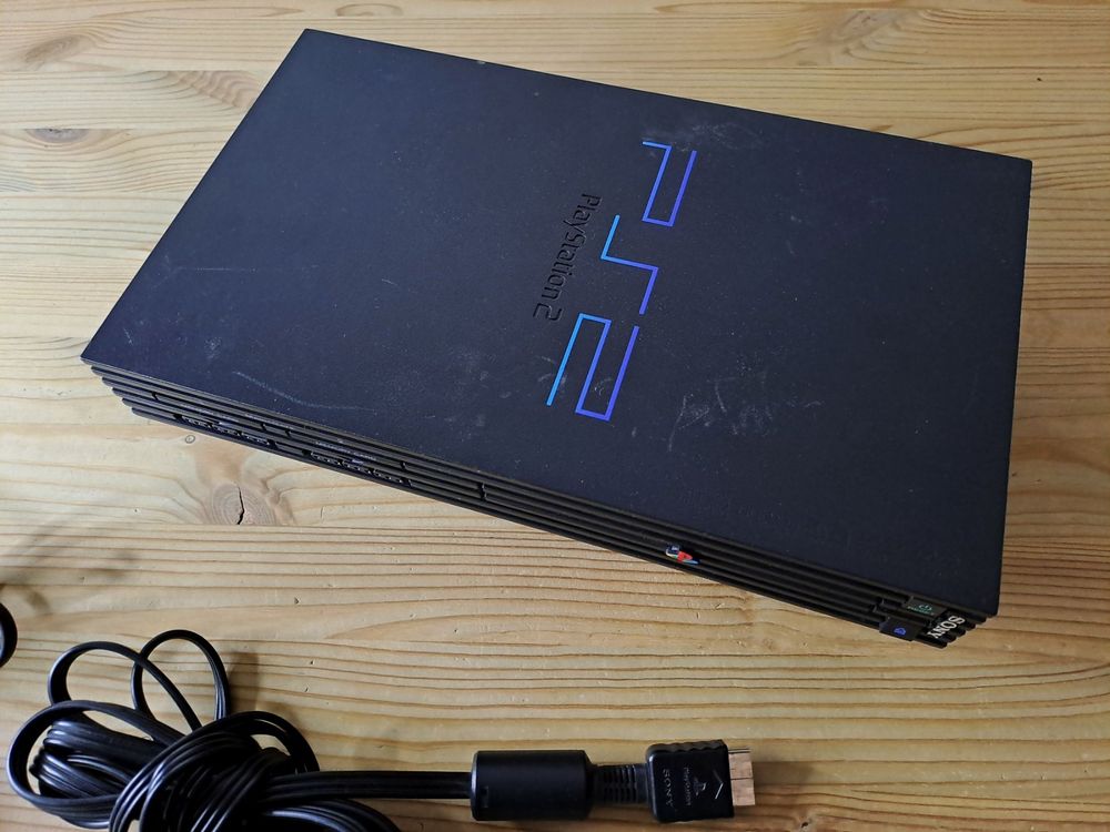 SONY Playstation 2 PS2 FAT Schwarz SCPH-50004 mit Kabeln (Gebraucht) in ...