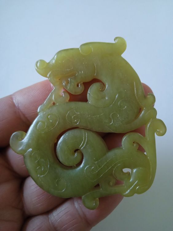 chinese jade stone talisman (Gebraucht) in St-Aubin-Sauges für CHF 28 ...