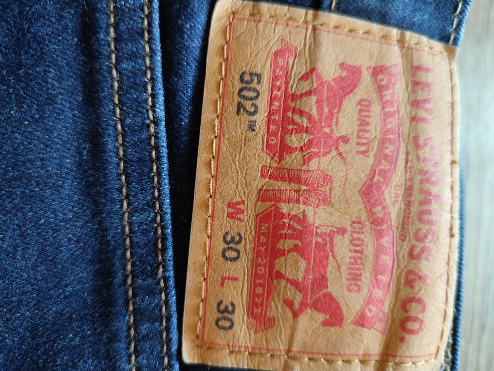 Dunkelblaue 502 Levis 30/30 | Kaufen auf Ricardo