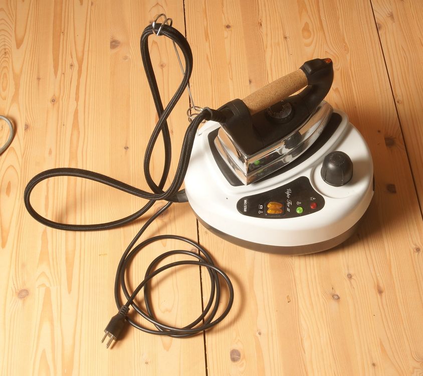 Dampfbügeleisen (Gebraucht) in Altikon für CHF 19 – mit Lieferung auf Ricardo kaufen