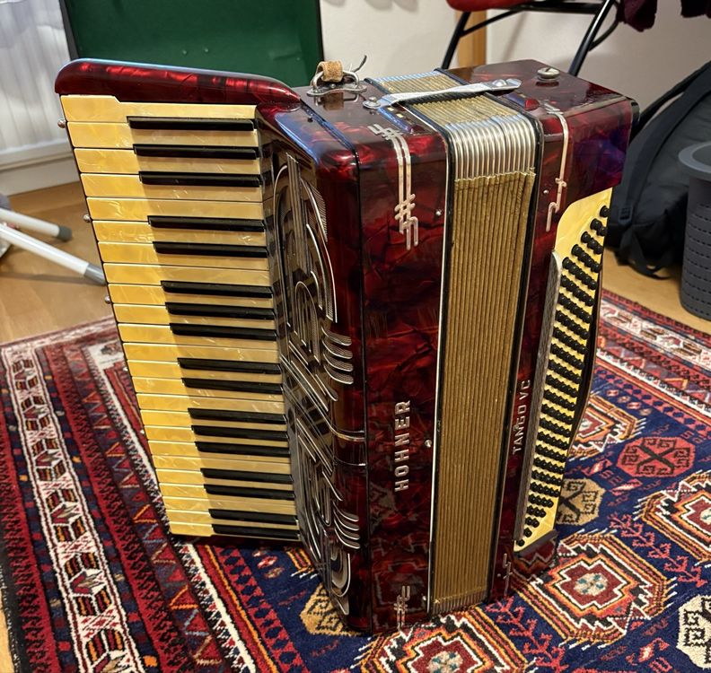 Akkordeon Hohner Tango VC (Gebraucht) in Stettlen für CHF 205 – nur ...