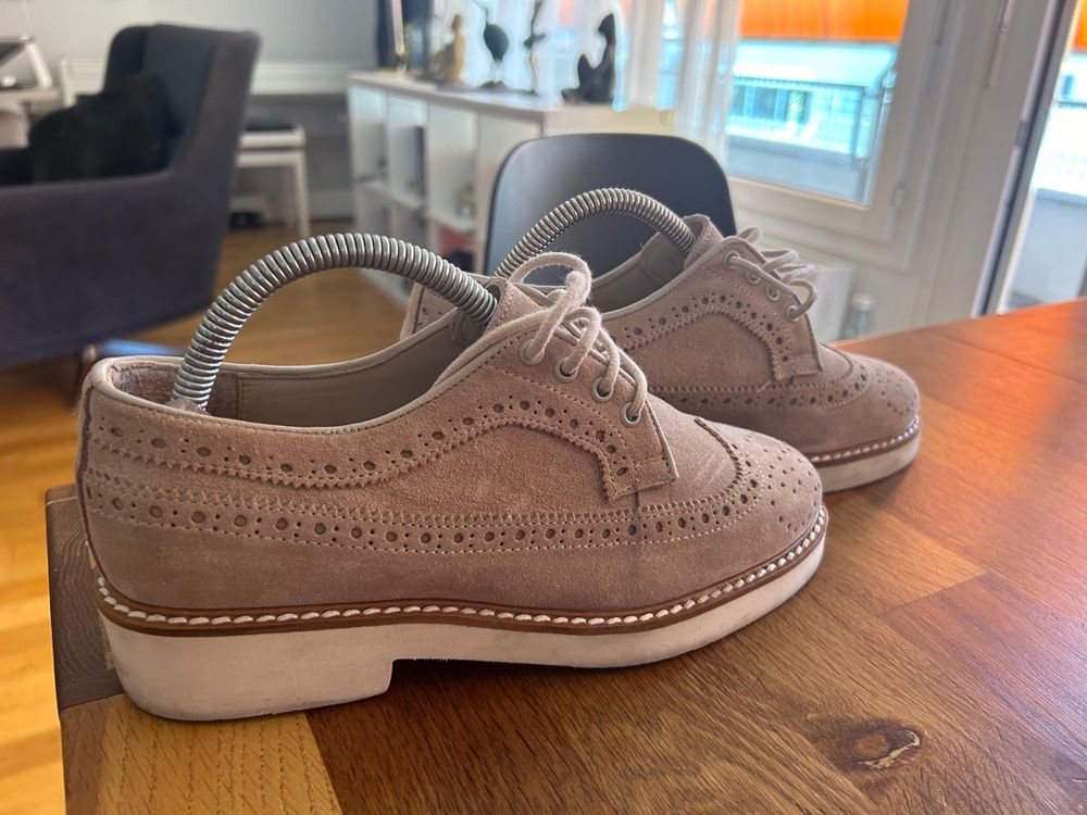 Elegantes Wildlederschuhe Wie Neu Aussehen Lassen Fotos