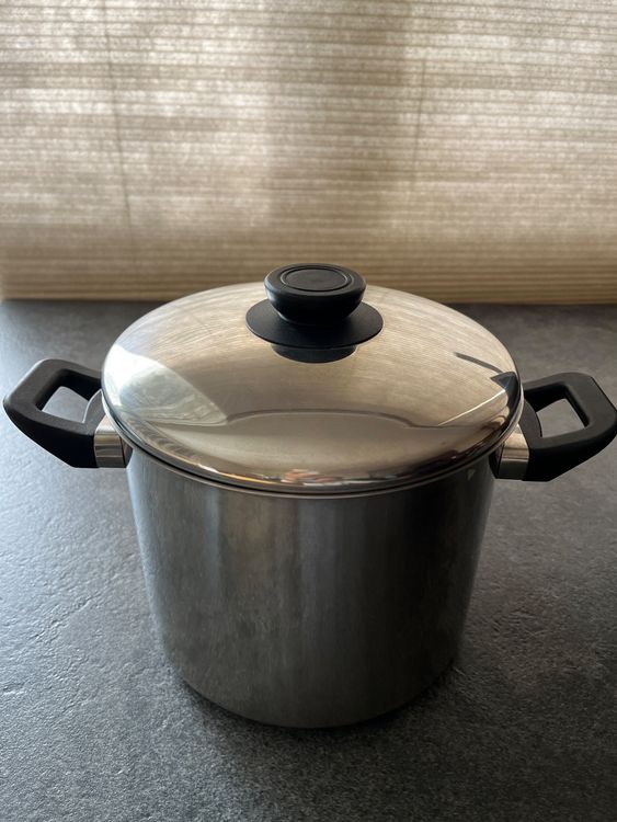 Kochtopf mit Deckel aus Edelstahl - Größe ∅22 cm × H24 cm | Kaufen auf ...