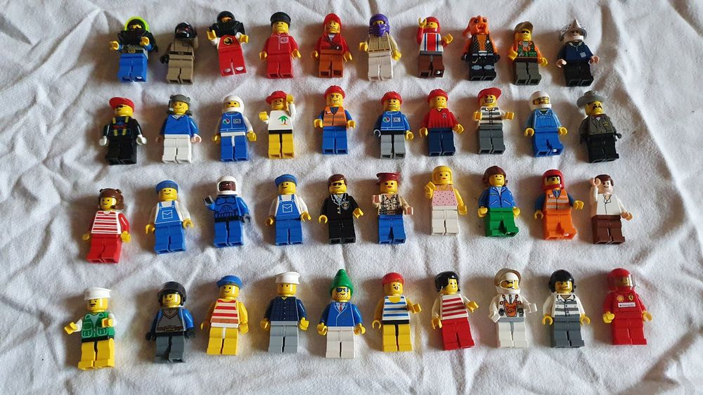 40 komplette LEGO System Figuren Minifiguren Männchen kg (Gebraucht) in ...