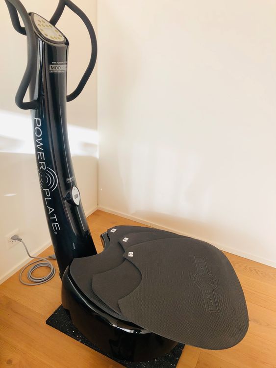 Powerplate My5 schwarz, Original, inkl Zubehör | Kaufen auf Ricardo