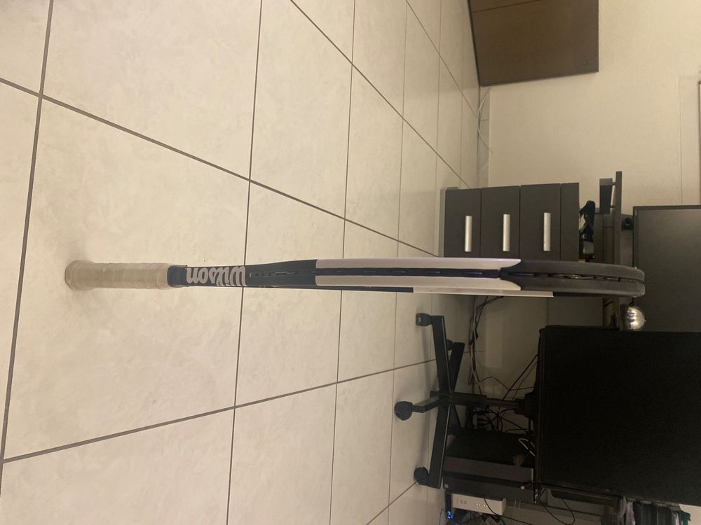 Wilson Pro Staff RF97 v12 (Neu (gemäss Beschreibung)) in für CHF 86 ...
