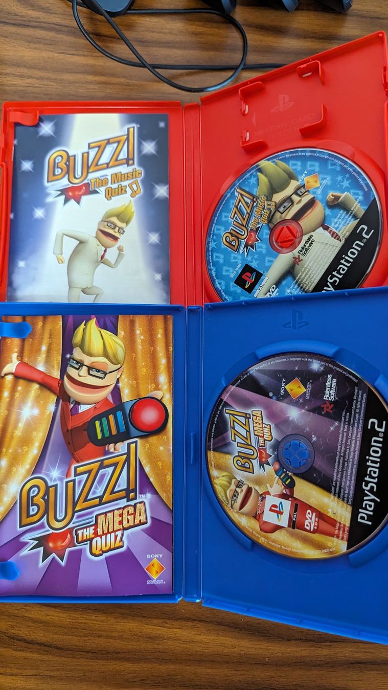 Buzz! [PS2] The Mega & The Music Quiz inkl. 4 Buzz-Buzzer (Gebraucht ...