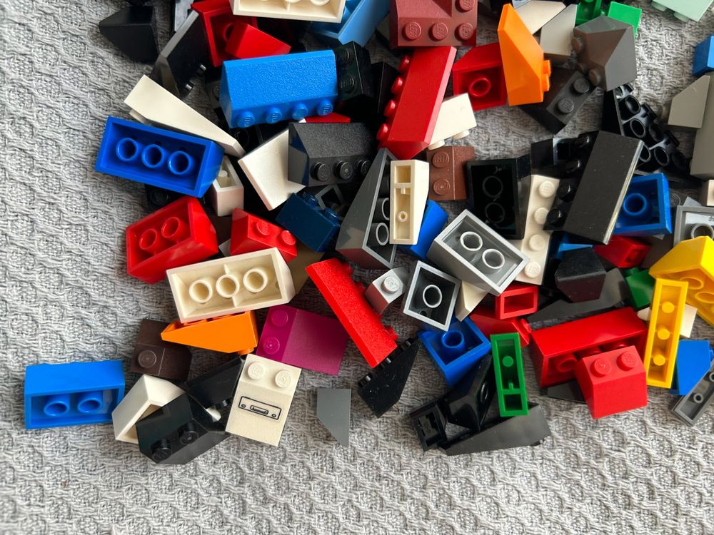 300 Gramm grosse und kleine Lego Dächer ab 1 Franken | Kaufen auf Ricardo