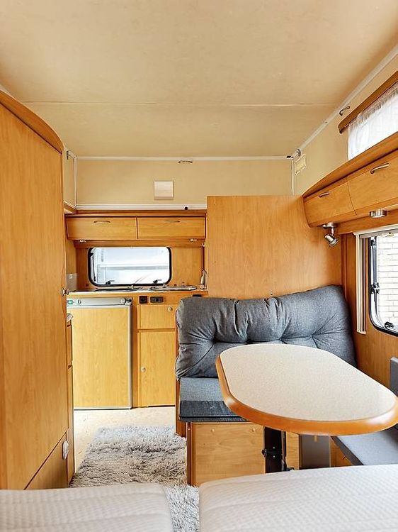 Elegantes Wohnmobil Mit Langsbetten Ebenbild