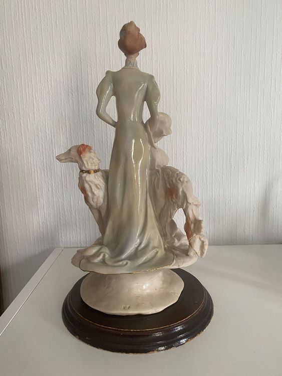 Figurine Vntage Dame avec ces deux chiens Porcelaine M.P (Gebraucht) in ...