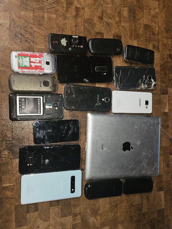 Schone Alte Kaputte Handys Verkaufen Bilder