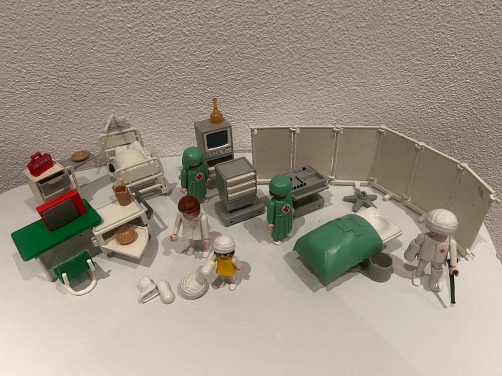 Playmobil 3459 und 3495: Vintage Krankenzimmer und OP-Saal (Gebraucht ...