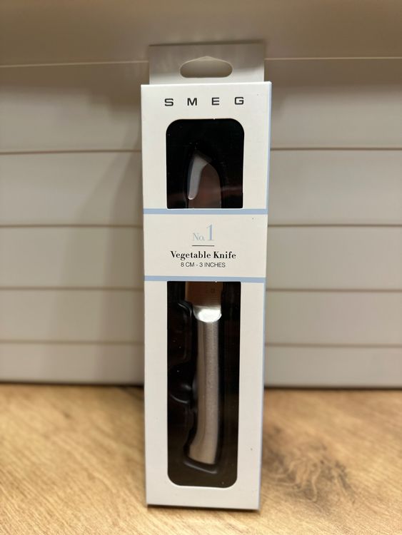 SMEG Messerblock inkl. 6 Messern (Neu und originalverpackt) in Reitnau ...