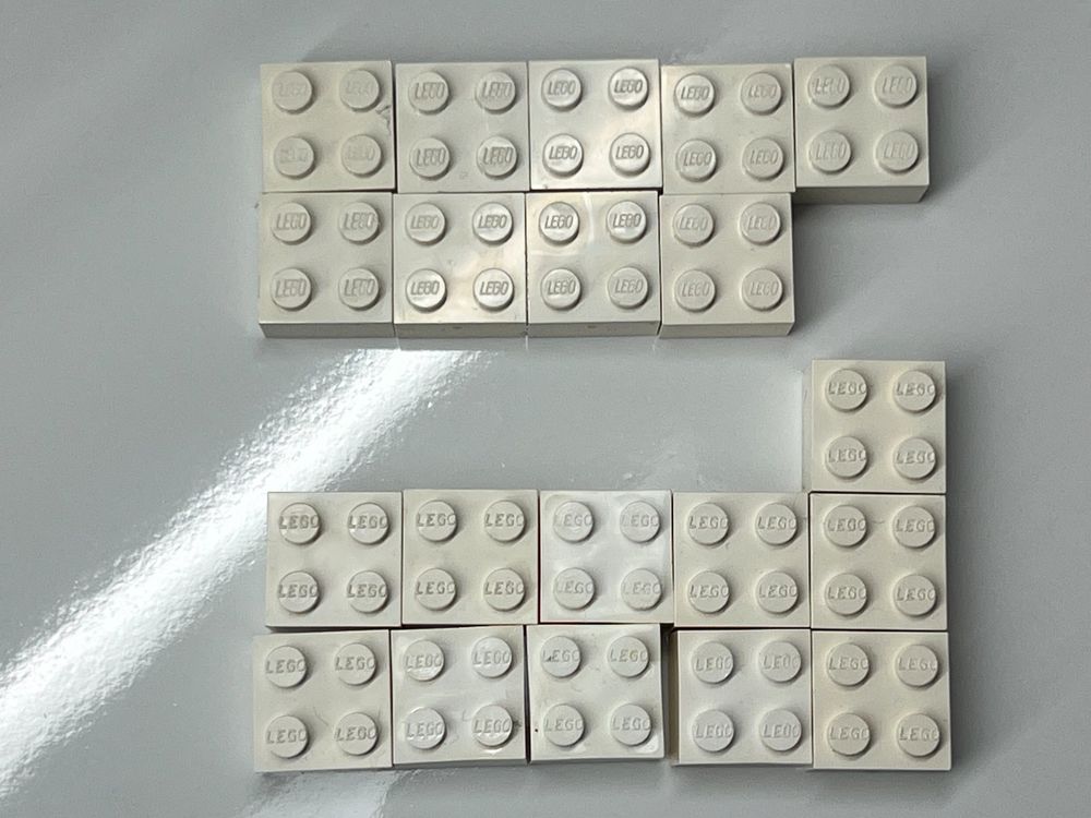 Lego 220 - 2 x 2 "Pat. pend." Bricks (weiss) (Gebraucht) in für CHF 14 ...