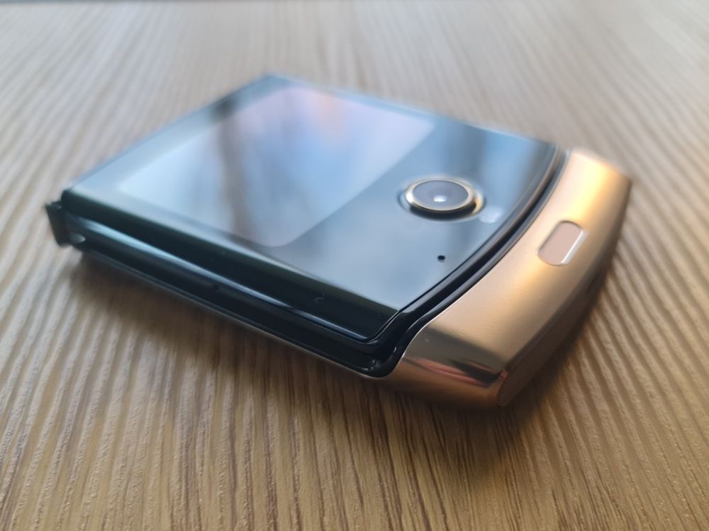 Flip Phone - Motorola RAZR 4g 128GB (Gebraucht) in Aproz (Nendaz) für ...