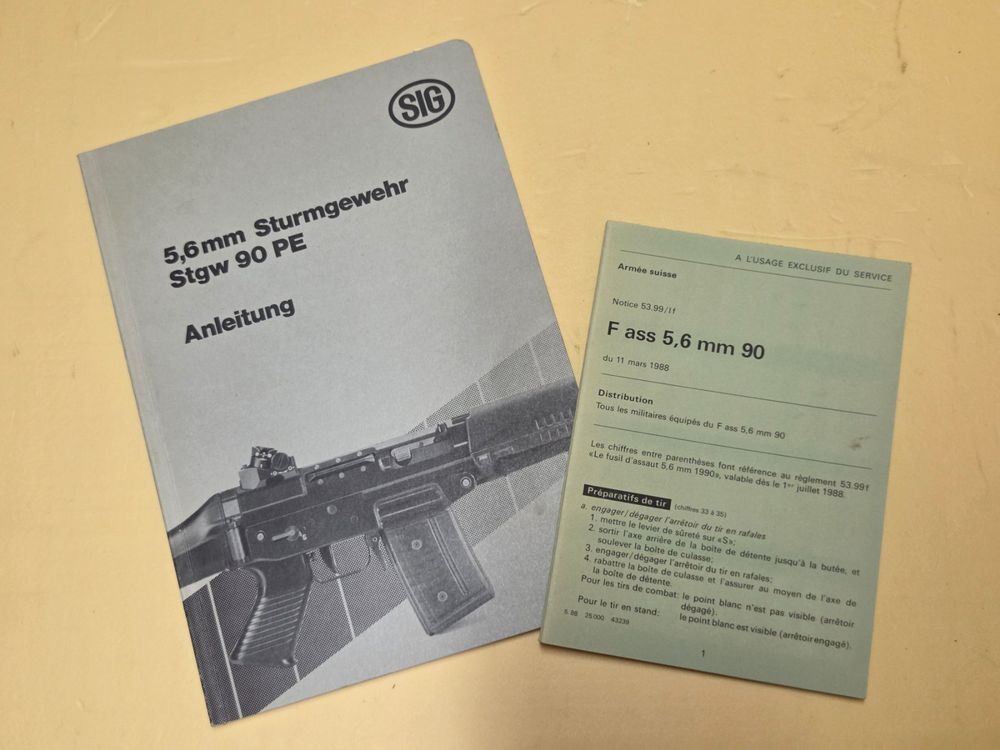 Deux règlements sur le Sig Stgw 90, Fass 90 (D'occasion) à Choëx pour ...