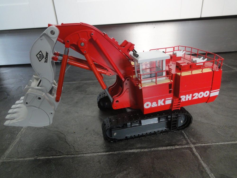 Spielzeug Bagger O&K RH200 | Kaufen auf Ricardo