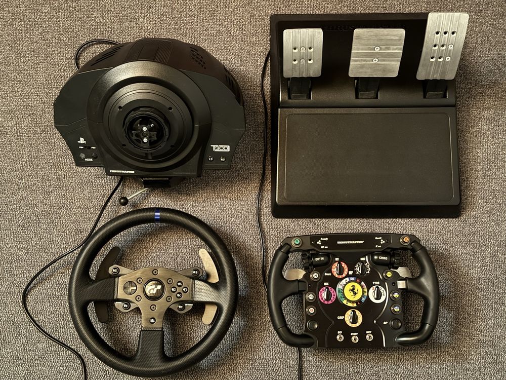 Thrustmaster T300 RS GT-Edition + Ferrari F1 Wheel Add-On (Neu (gemäss Beschreibung)) in Zufikon ...