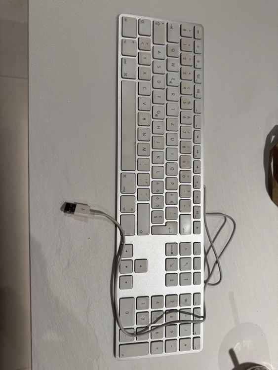 Apple Wired Keyboard with Numeric Keypad (Gebraucht) in Zürich für CHF ...
