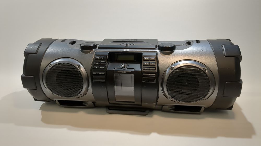 JVC Powered Woofer CD System (RV-NB70) - Boombox | Kaufen auf Ricardo