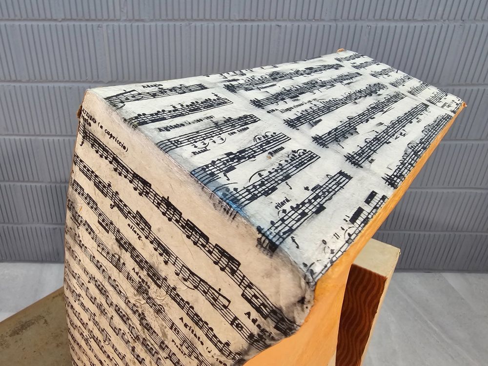 Music Paper Mache Arm-Chair, Pappmaché Armlehnstuhl Sessel | Kaufen auf ...