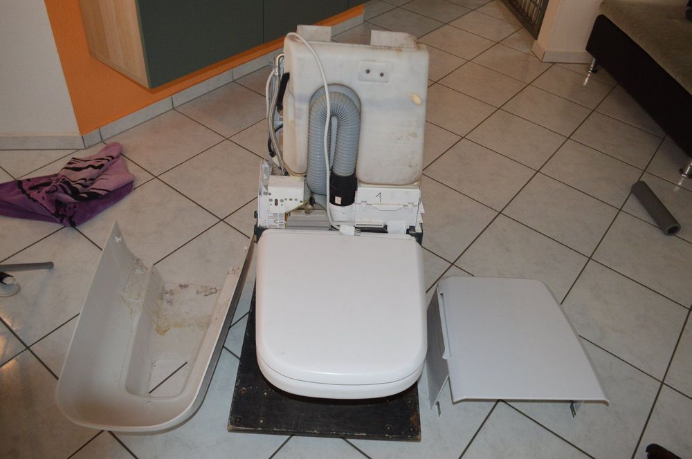 Geberit 7000 Dusch-WC defekt (Defekt) in Schönenberg TG für CHF 129 ...