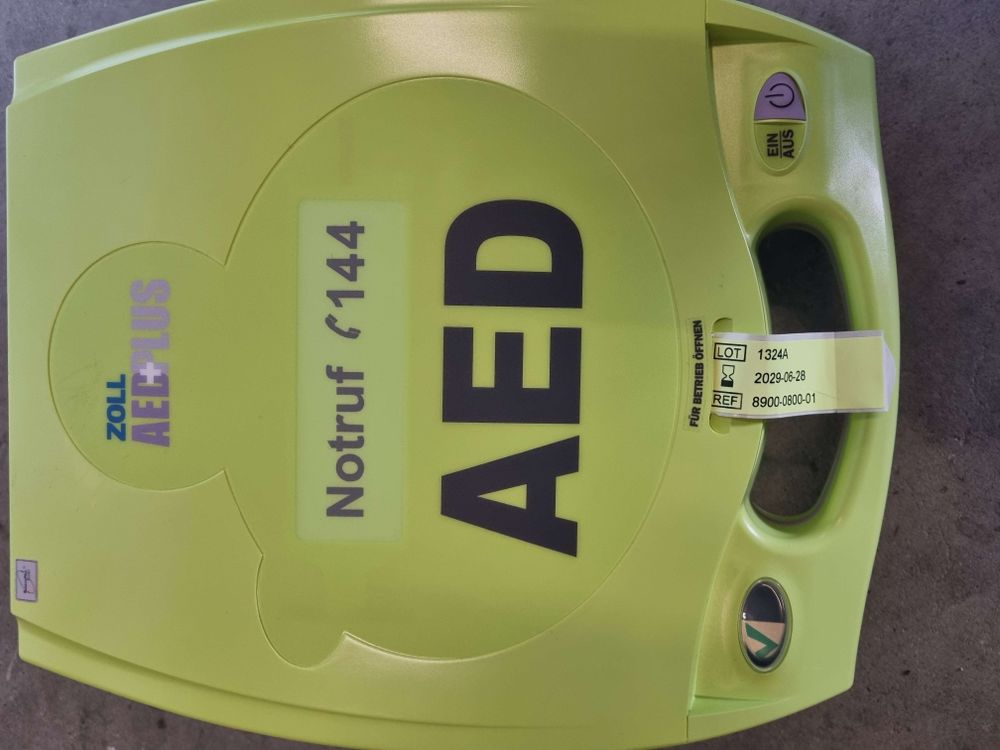 ZOLL AED Plus Defibrillator (Neu (gemäss Beschreibung)) in für CHF 400 – mit Lieferung auf ...