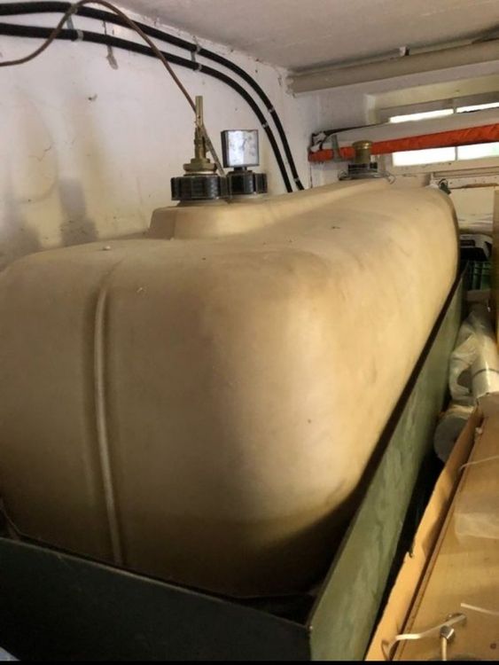 Dieseltank Heizöltank Oeltank Heizöl 2000l mit Stahlwanne | Kaufen auf ...