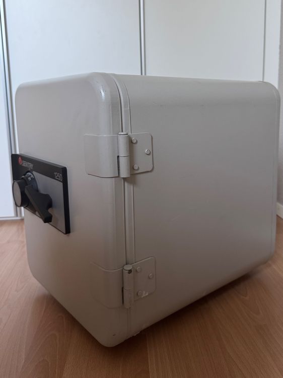 Sentry Safe 1250 (Fireproof Safe with Combination Lock) (Gebraucht) in ...