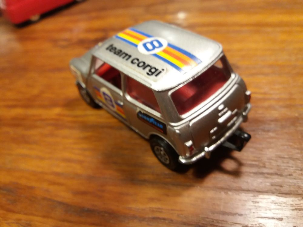 Corgi mini 1000 (Gebraucht) in Lausanne für CHF 2 – mit Lieferung auf ...