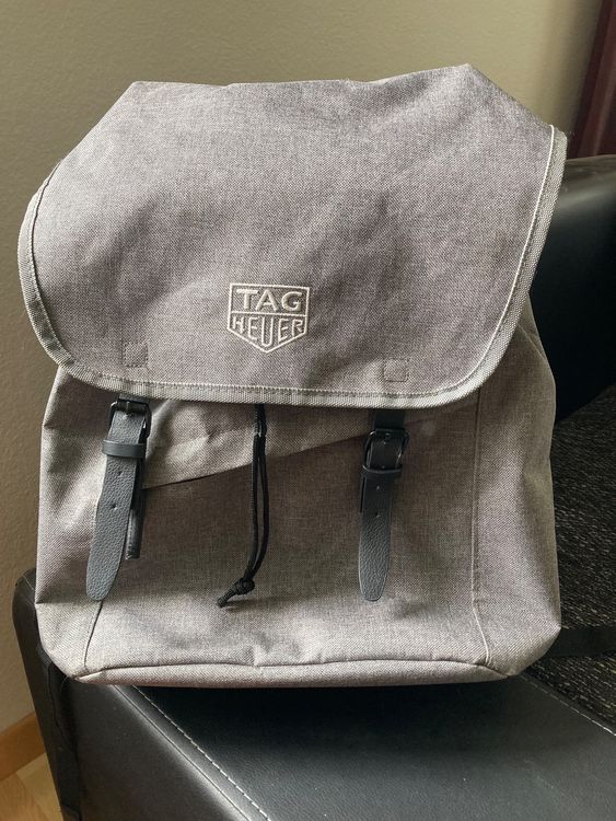 praktischer Tag Heuer Rucksack, grau/neuwertig | Kaufen auf Ricardo