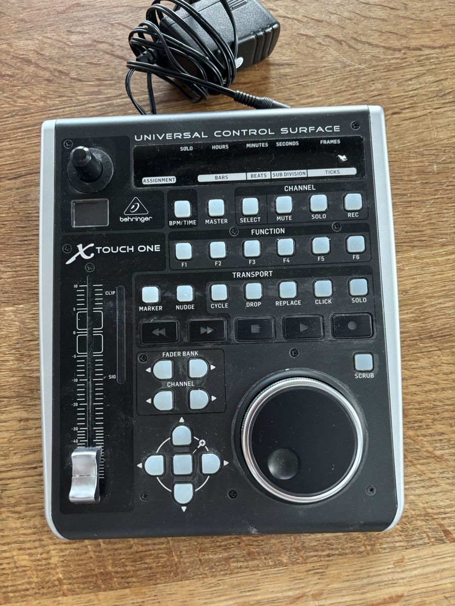 Behringer X-Touch One - Universal Control Surface (Gebraucht) in Mossel ...