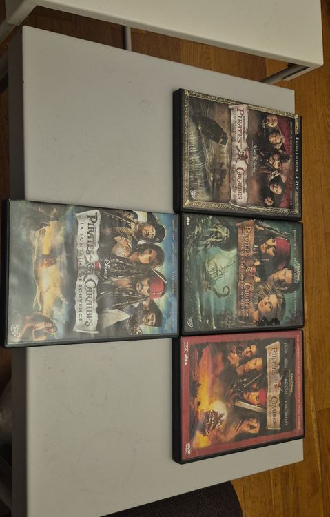 Coffret DVD Pirates des Caraïbes - L'Intégrale ! (D'occasion) à ...