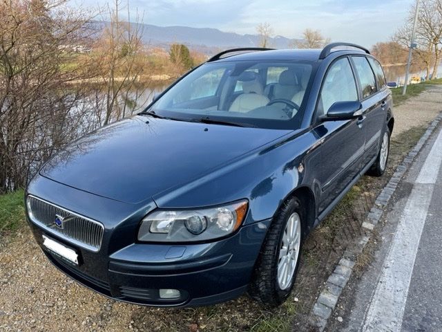 Volvo V50 T5 AWD Kombi Summum mit AHK 170'000km - MFK 01.23 (Gebraucht) in Biel/Bienne für CHF ...