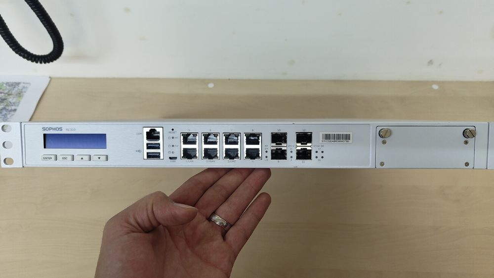 Sophos XG 310 Firewall (Gebraucht) in Montlingen für CHF 249 – mit ...