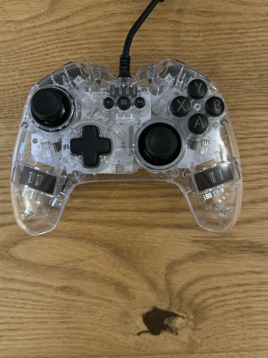 Nacon Wired Controller - Clear Edition - led (Gebraucht) in Schänis für ...