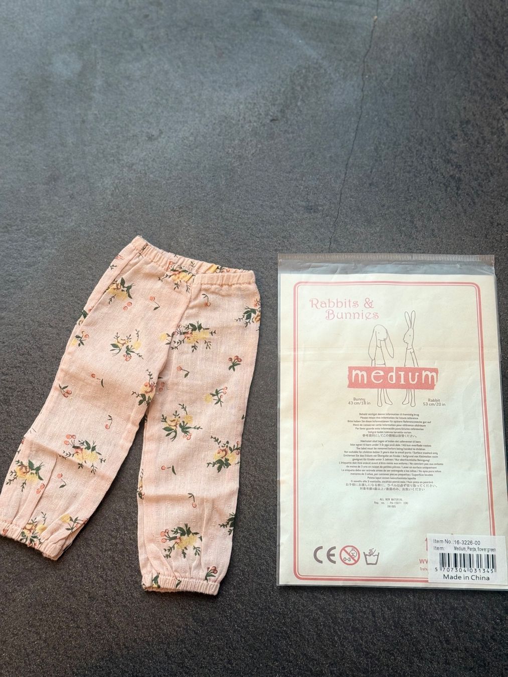 Maileg Zwei Paar Hosen für Hasen Grösse Medium (Neu und ...