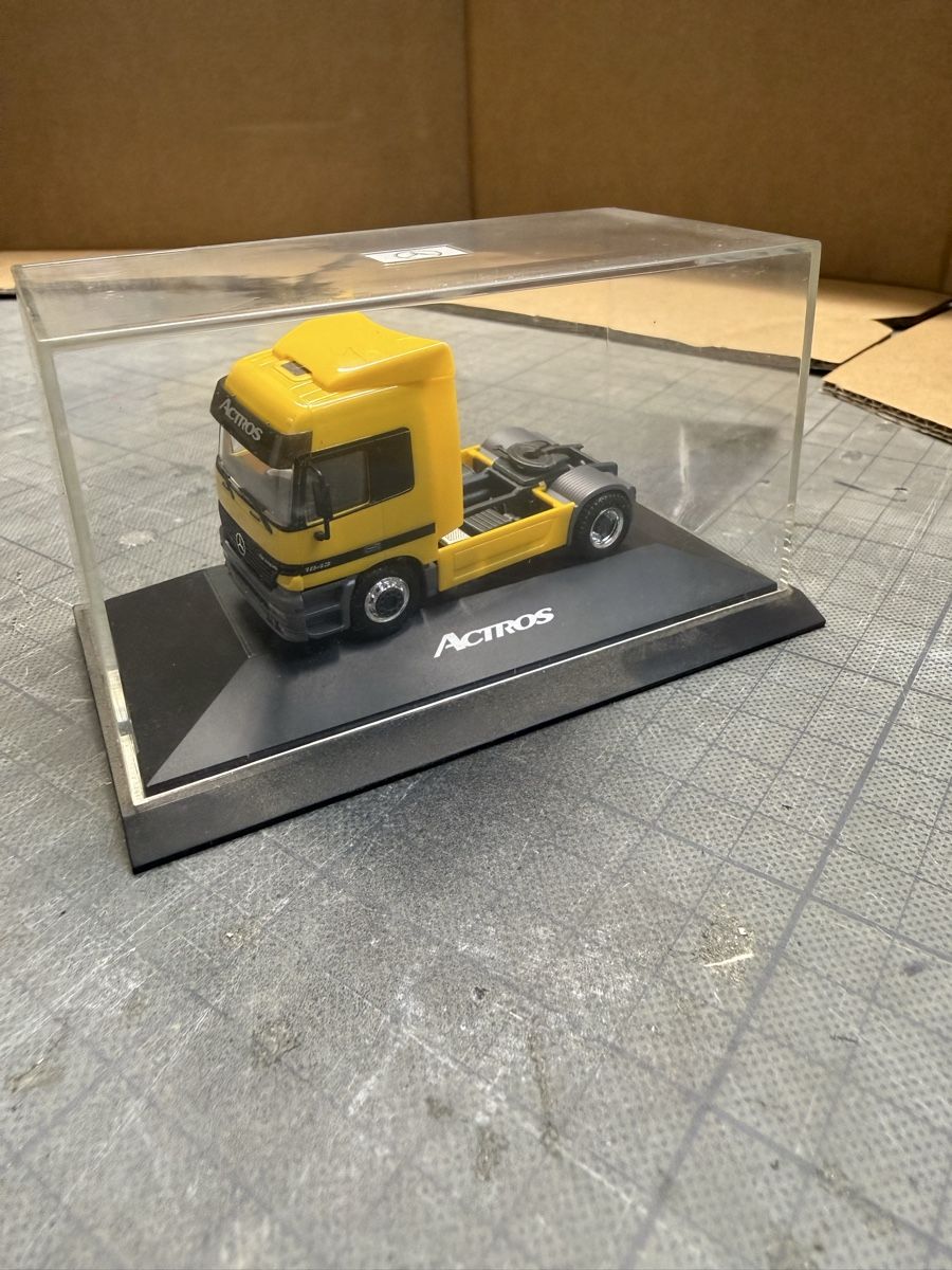 Mercedes Actros 1843 LS 1:87 Truck (Gebraucht) in Russikon für CHF 10 ...