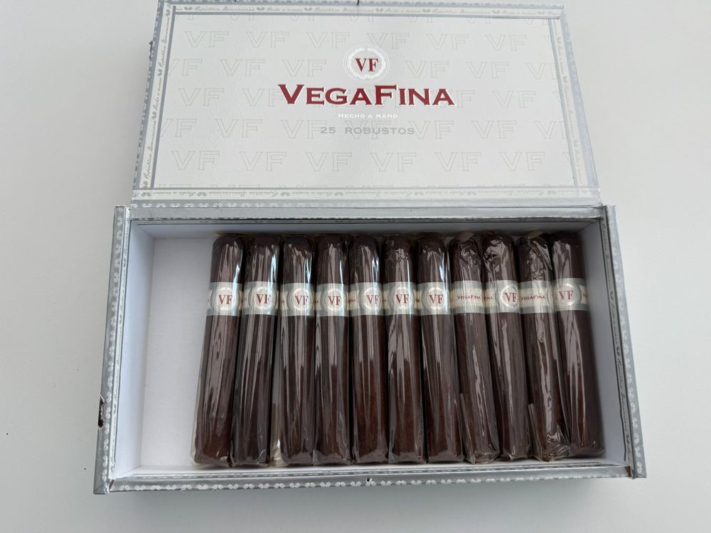 Vegafina Robustos, 11x Zigarren in Holzkiste (Neu und originalverpackt ...