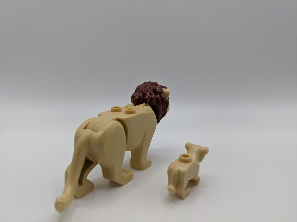 Lego Löwe mit Baby (Neu (gemäss Beschreibung)) in für CHF 11.5 – mit ...