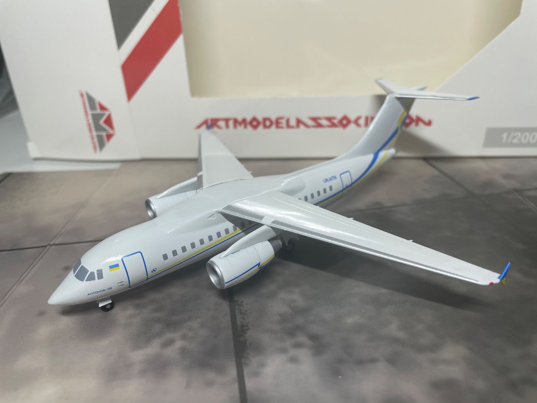 Antonov An-158 Antonov Werksmaschine UR-NTN 1/200 (Neu und ...