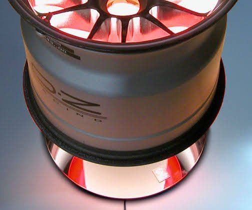 Sauber F1 Felgentisch mit Beleuchtung (Neu (gemäss Beschreibung)) in ...