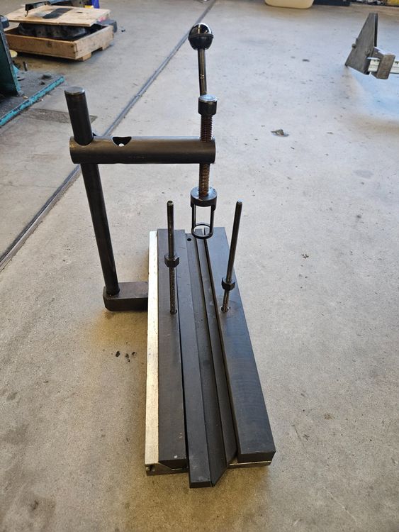 Ventil Demontagebock (Gebraucht) in Nassenwil für CHF 15 – nur Abholung ...