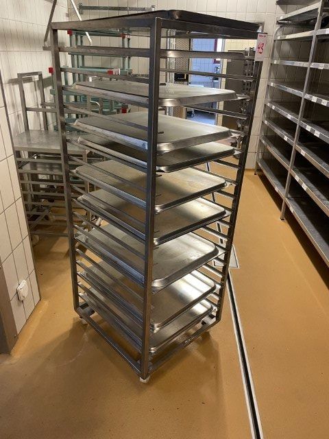 Chromstahl Wagen (Lot 43) Standort 8708 Männedorf (Gebraucht) in ...