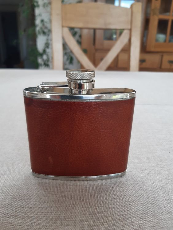 Flasque en acier inoxidable et cuir - 4 OZ (Gebraucht) in Meinier für ...